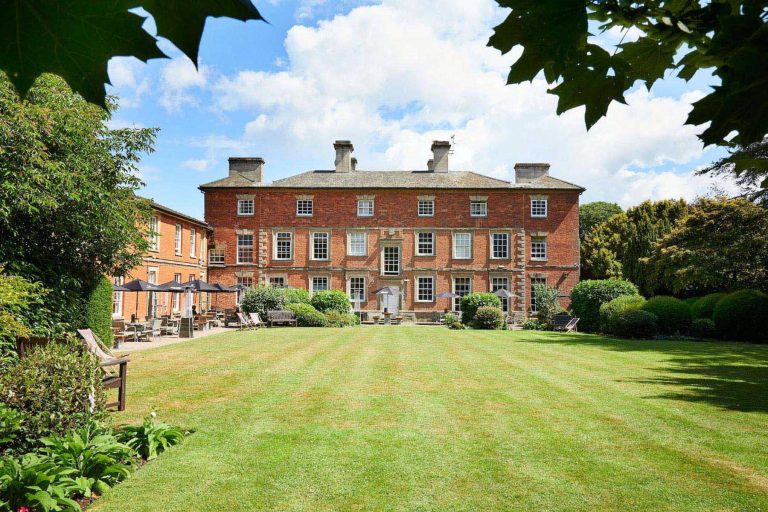 Explore Elegant – Elegant Hotel Collection