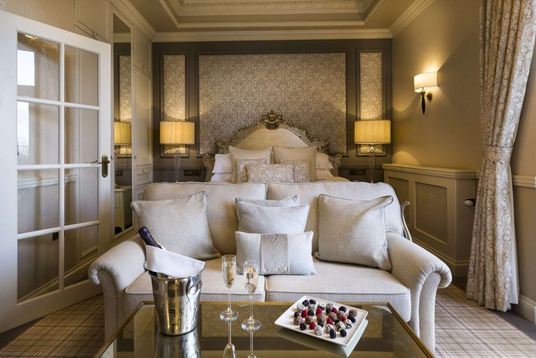 Down Hall - Elegant Hotel Collection